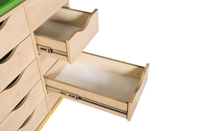 Bienvenue sur le site Les 3 Ours Meuble de change avec escalier à gauche